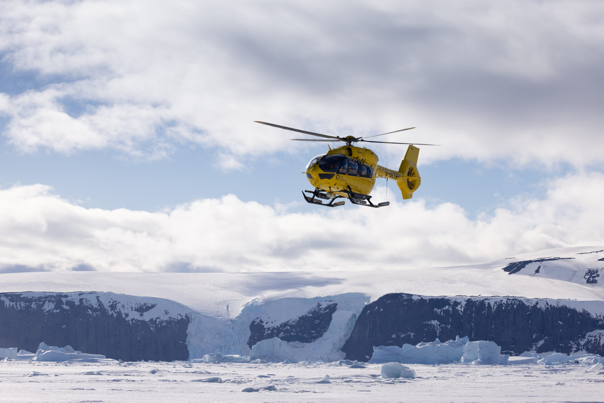 Antarctica by Helicopter: Crossing the Circle and the Peninsula | North ...
